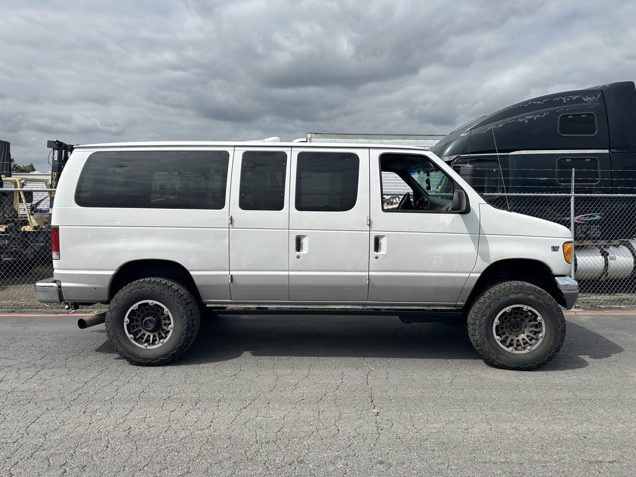 E-Series 3’’ Suspension Lift Kit - Extended Radius Arms | Fox Shocks - for Ford Econoline- E150 ...